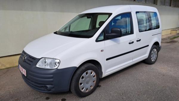 White Volkswagen Caddy 2010 in Riga, with an engine capacity of 2.00 L and mileage of 142 thousand km for 5350 €, photo 1 on AUTOMOTO.COM.LV
