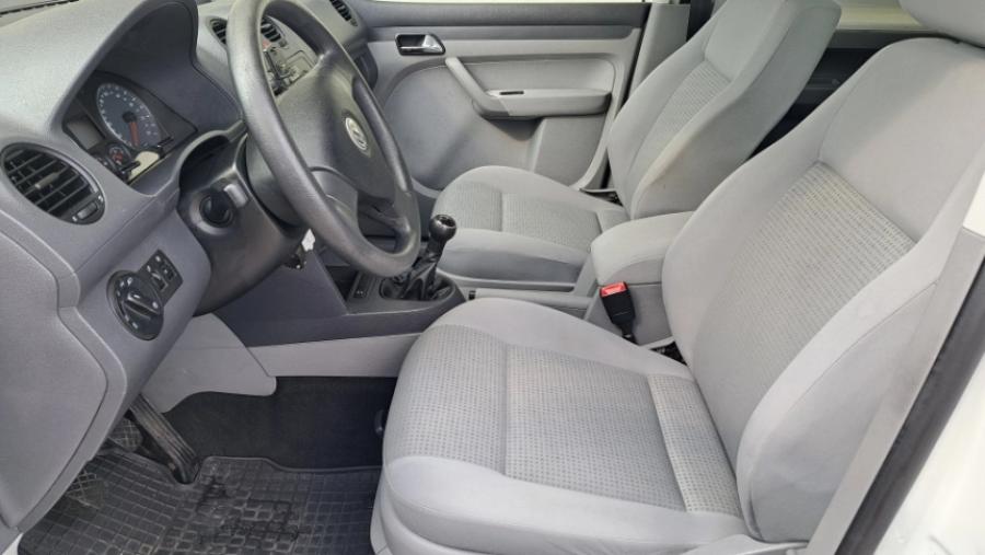 Balts Volkswagen Caddy 2010 Rīga, ar dzinēja tilpumu 2.00 L un nobraukumu 142 tūkst. km par 5350 €, foto 5 vietnē AUTOMOTO.COM.LV