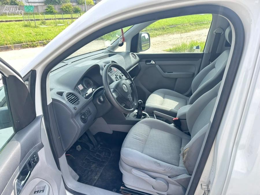 Balts Volkswagen Caddy 2010 Šauļi, ar dzinēja tilpumu 1.90 L un nobraukumu 305 tūkst. km par 4200 €, foto 16 vietnē AUTOMOTO.COM.LV