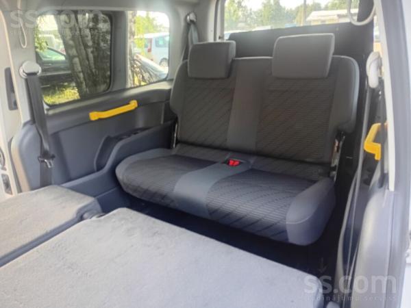 White Volkswagen Caddy 2010 in Riga, with an engine capacity of 1.60 L and mileage of 289 thousand km for 5700 €, photo 10 on AUTOMOTO.COM.LV