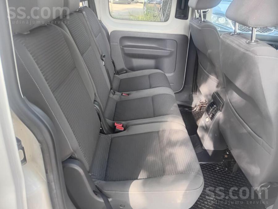 White Volkswagen Caddy 2010 in Riga, with an engine capacity of 1.60 L and mileage of 289 thousand km for 5700 €, photo 12 on AUTOMOTO.COM.LV