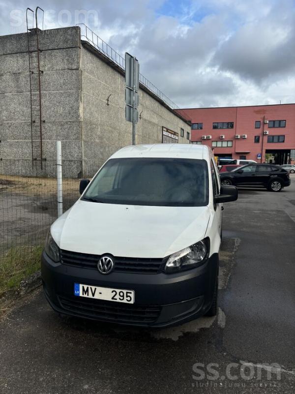 White Volkswagen Caddy 2011 in Riga, with an engine capacity of 1.60 L and mileage of 303 thousand km for 3000 €, photo 1 on AUTOMOTO.COM.LV