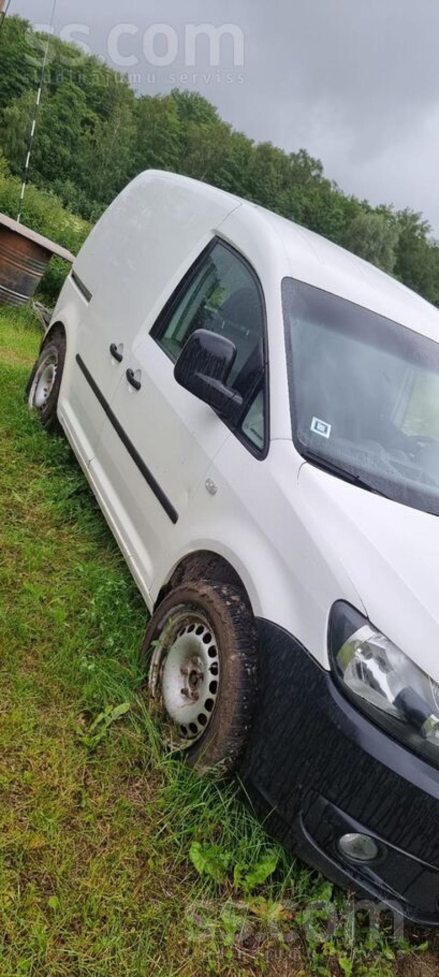 White Volkswagen Caddy 2011 in Bauska, with an engine capacity of 1.60 L and mileage of 0 thousand km for 2150 €, photo 2 on AUTOMOTO.COM.LV