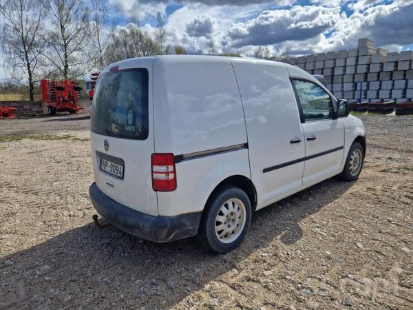 Balts Volkswagen Caddy 2011 Valmiera, ar dzinēja tilpumu 1.60 L un nobraukumu 378 tūkst. km par 2300 €, foto 4 vietnē AUTOMOTO.COM.LV