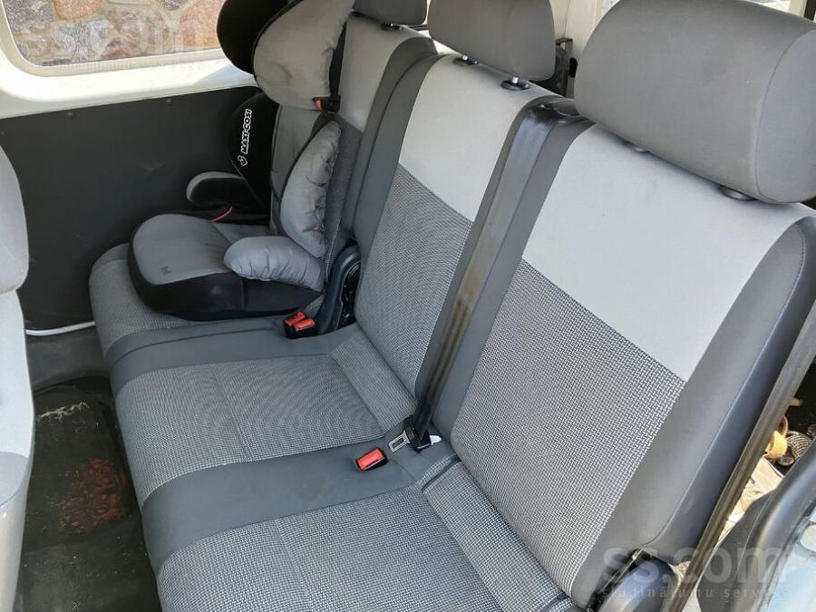White Volkswagen Caddy 2011 in Riga, with an engine capacity of 2.00 L and mileage of 318 thousand km for 6999 €, photo 5 on AUTOMOTO.COM.LV