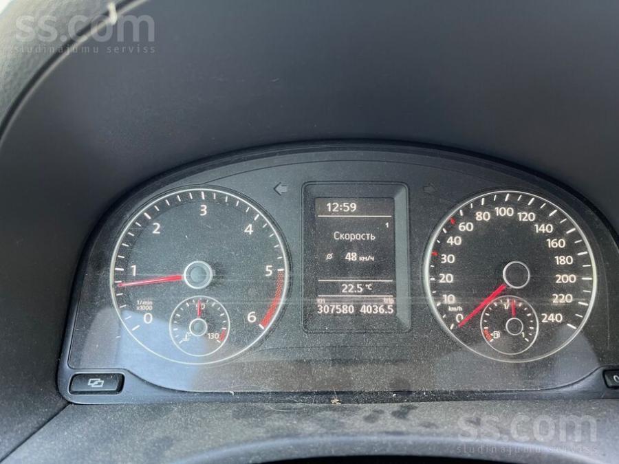 White Volkswagen Caddy 2011 in Riga, with an engine capacity of 2.00 L and mileage of 318 thousand km for 6999 €, photo 7 on AUTOMOTO.COM.LV
