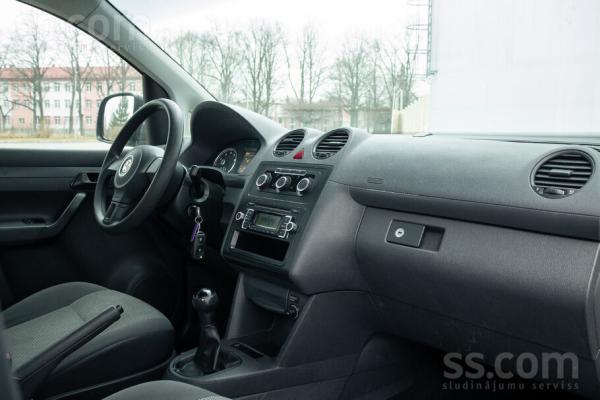 White Volkswagen Caddy 2011 in Jelgava, with an engine capacity of 1.20 L and mileage of 284 thousand km for 4500 €, photo 7 on AUTOMOTO.COM.LV