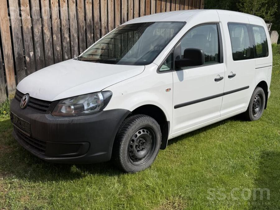 White Volkswagen Caddy 2011 in Riga, with an engine capacity of 1.20 L and mileage of 225 thousand km for 3800 €, photo 1 on AUTOMOTO.COM.LV