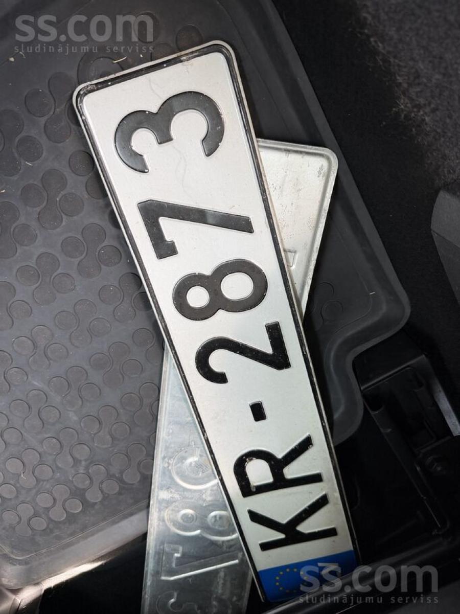White Volkswagen Caddy 2011 in Riga, with an engine capacity of 1.20 L and mileage of 225 thousand km for 3800 €, photo 3 on AUTOMOTO.COM.LV