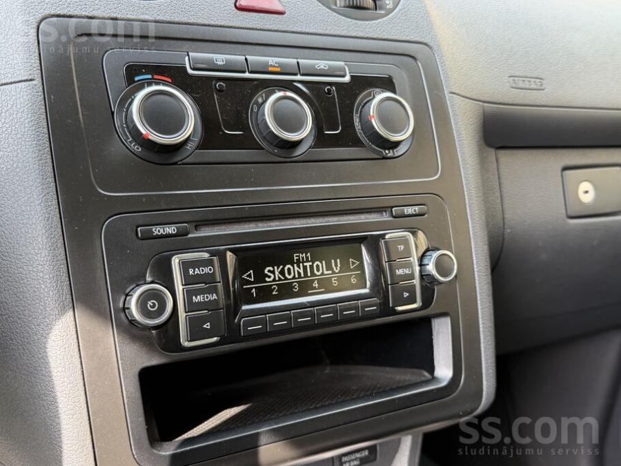 White Volkswagen Caddy 2011 in Riga, with an engine capacity of 1.20 L and mileage of 225 thousand km for 3800 €, photo 16 on AUTOMOTO.COM.LV