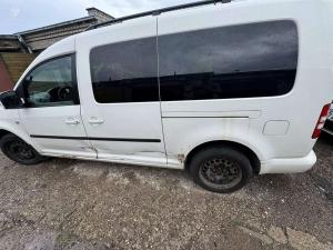 White Volkswagen Caddy 2011 in Kaunas, with an engine capacity of 1.60 L and mileage of 470 thousand km for 3500 €, photo 5 on AUTOMOTO.COM.LV