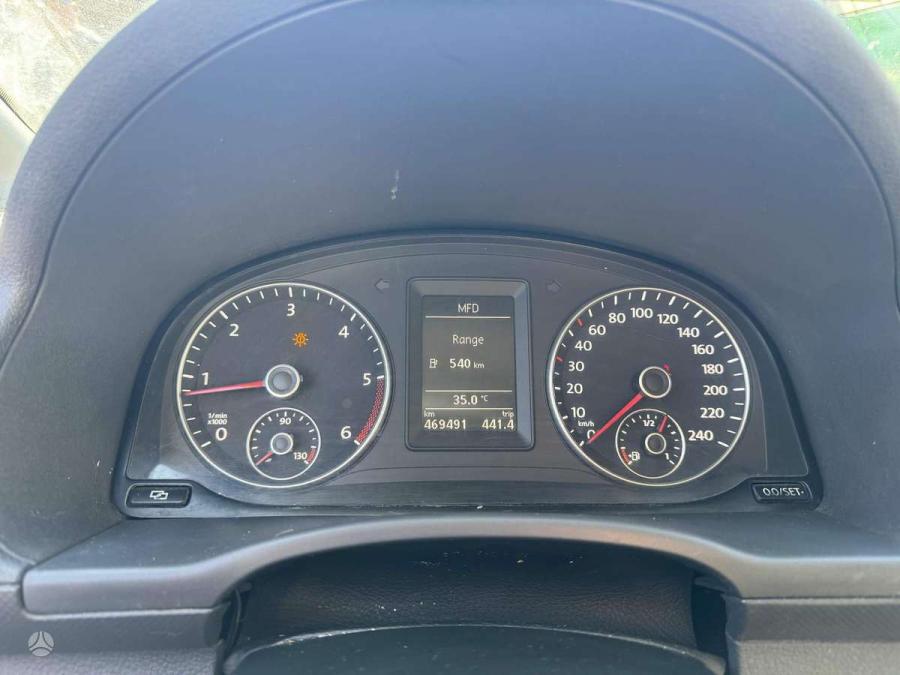 White Volkswagen Caddy 2011 in Kaunas, with an engine capacity of 1.60 L and mileage of 470 thousand km for 3500 €, photo 14 on AUTOMOTO.COM.LV