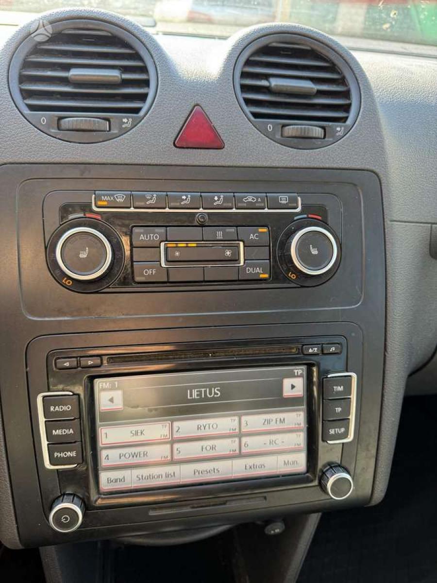 White Volkswagen Caddy 2011 in Kaunas, with an engine capacity of 1.60 L and mileage of 470 thousand km for 3500 €, photo 15 on AUTOMOTO.COM.LV