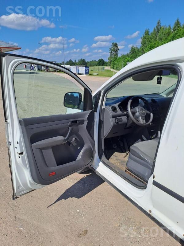 Balts Volkswagen Caddy 2011 Madona, ar dzinēja tilpumu 1.60 L un nobraukumu 298 tūkst. km par 2500 €, foto 6 vietnē AUTOMOTO.COM.LV