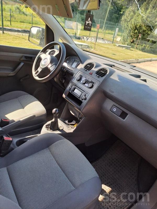 Balts Volkswagen Caddy 2011 Madona, ar dzinēja tilpumu 1.60 L un nobraukumu 298 tūkst. km par 2500 €, foto 7 vietnē AUTOMOTO.COM.LV