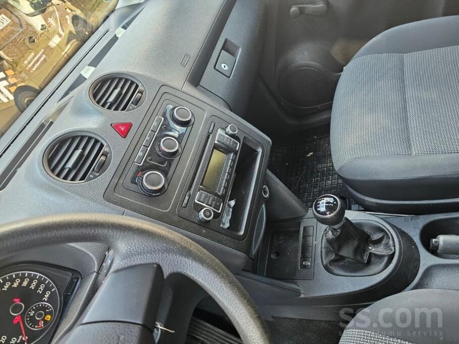 Balts Volkswagen Caddy 2011 Liepāja, ar dzinēja tilpumu 2.00 L un nobraukumu 256 tūkst. km par 6454 €, foto 4 vietnē AUTOMOTO.COM.LV
