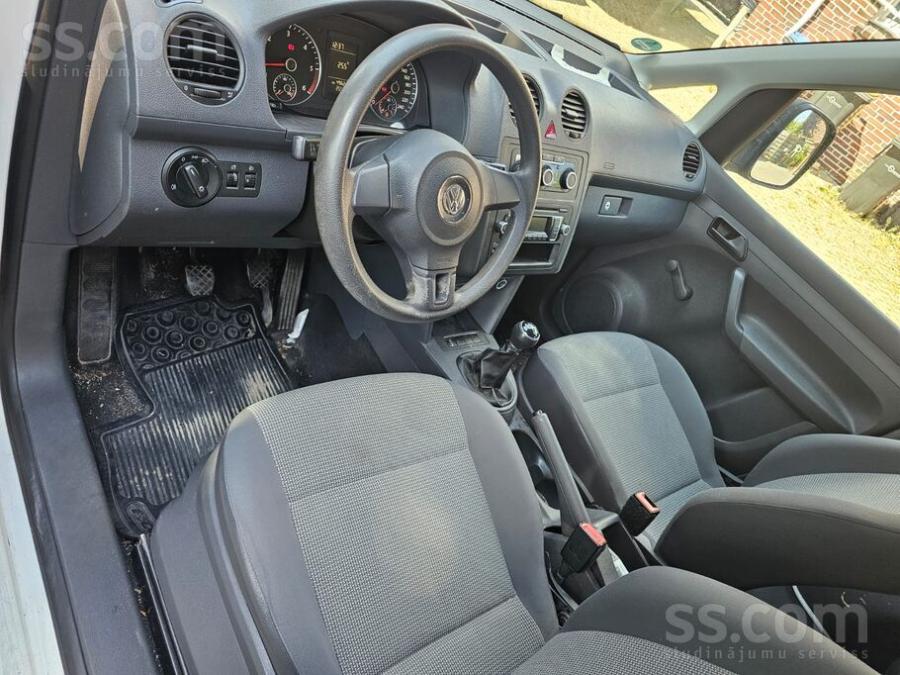 Balts Volkswagen Caddy 2011 Liepāja, ar dzinēja tilpumu 2.00 L un nobraukumu 256 tūkst. km par 6454 €, foto 7 vietnē AUTOMOTO.COM.LV