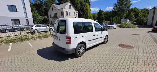 Balts Volkswagen Caddy 2011 Viļņa, ar dzinēja tilpumu 1.60 L un nobraukumu 235 tūkst. km par 4999 €, foto 4 vietnē AUTOMOTO.COM.LV