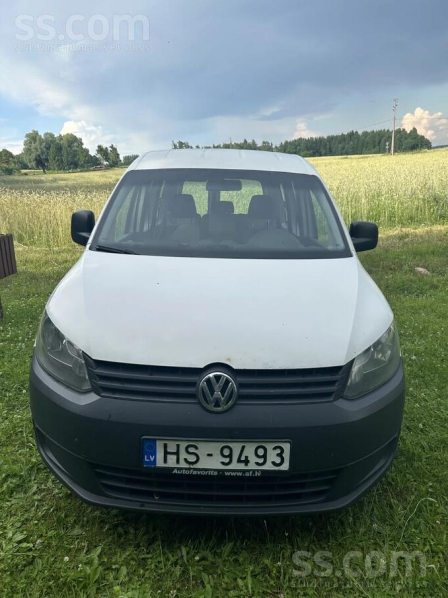 White Volkswagen Caddy 2011 in Aizkraukle, with an engine capacity of 1.20 L and mileage of 270 thousand km for 3300 €, photo 1 on AUTOMOTO.COM.LV