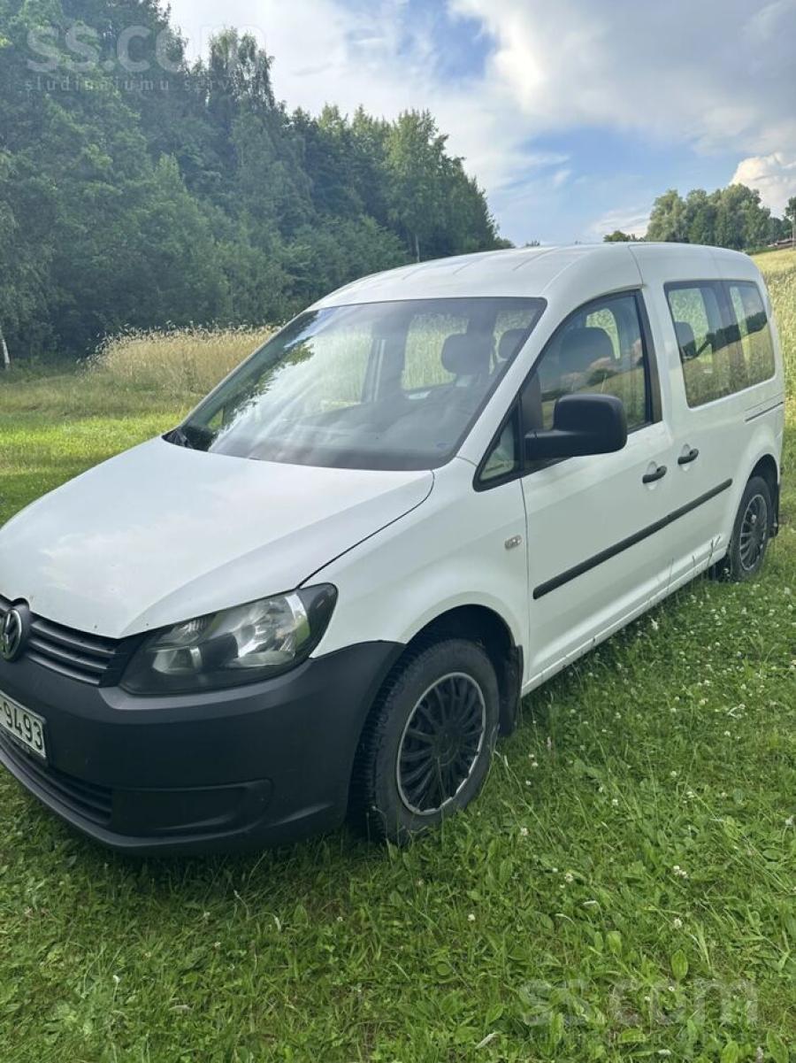 White Volkswagen Caddy 2011 in Aizkraukle, with an engine capacity of 1.20 L and mileage of 270 thousand km for 3300 €, photo 4 on AUTOMOTO.COM.LV