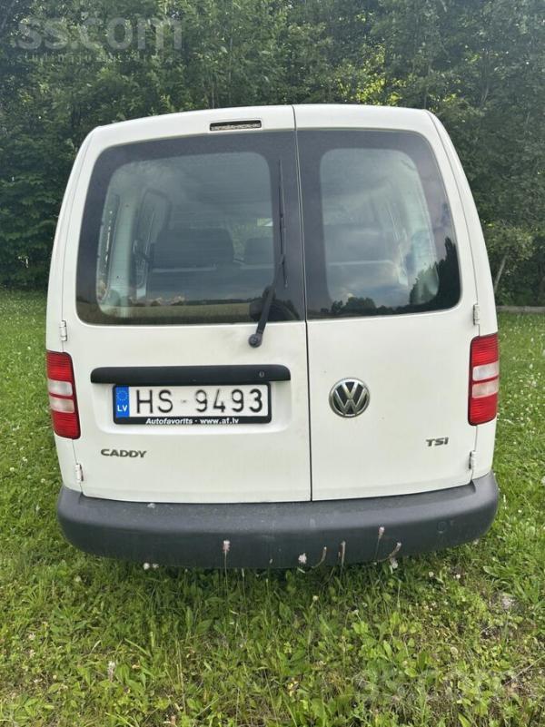 White Volkswagen Caddy 2011 in Aizkraukle, with an engine capacity of 1.20 L and mileage of 270 thousand km for 3300 €, photo 5 on AUTOMOTO.COM.LV