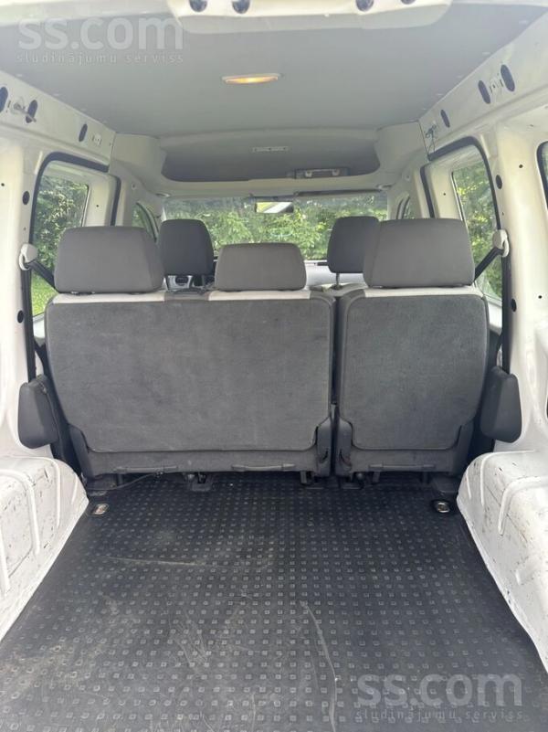 White Volkswagen Caddy 2011 in Aizkraukle, with an engine capacity of 1.20 L and mileage of 270 thousand km for 3300 €, photo 6 on AUTOMOTO.COM.LV