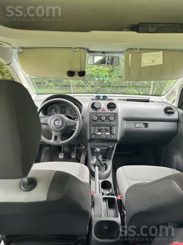 White Volkswagen Caddy 2011 in Aizkraukle, with an engine capacity of 1.20 L and mileage of 270 thousand km for 3300 €, photo 9 on AUTOMOTO.COM.LV