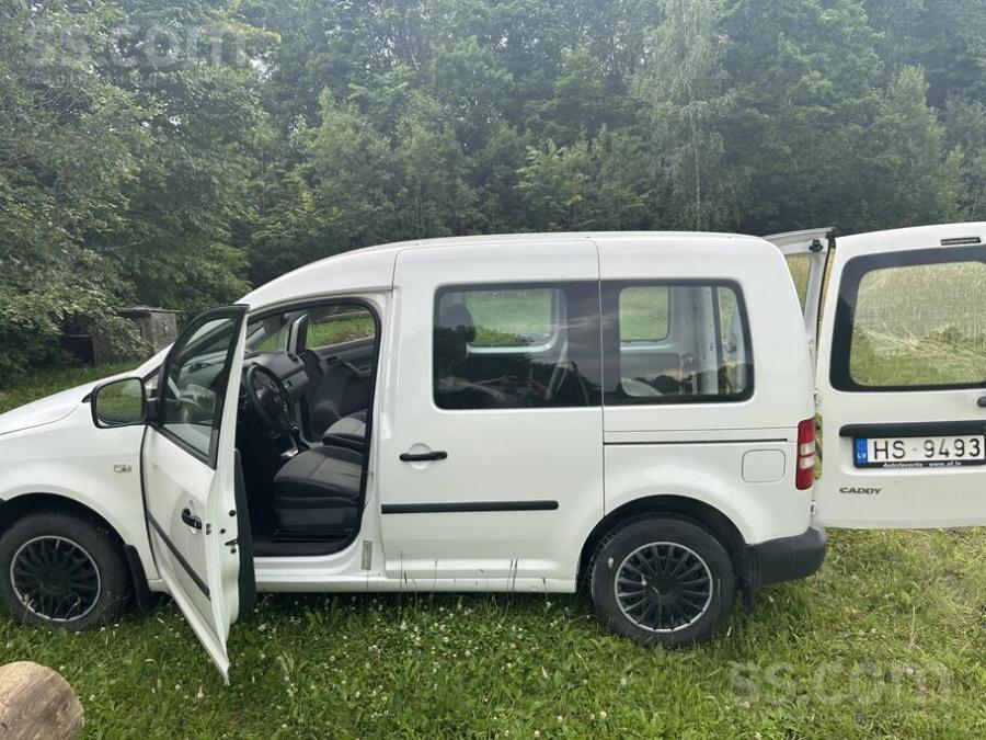 White Volkswagen Caddy 2011 in Aizkraukle, with an engine capacity of 1.20 L and mileage of 270 thousand km for 3300 €, photo 13 on AUTOMOTO.COM.LV