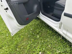 White Volkswagen Caddy 2011 in Aizkraukle, with an engine capacity of 1.20 L and mileage of 270 thousand km for 3300 €, photo 14 on AUTOMOTO.COM.LV