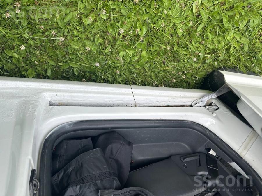 White Volkswagen Caddy 2011 in Aizkraukle, with an engine capacity of 1.20 L and mileage of 270 thousand km for 3300 €, photo 15 on AUTOMOTO.COM.LV