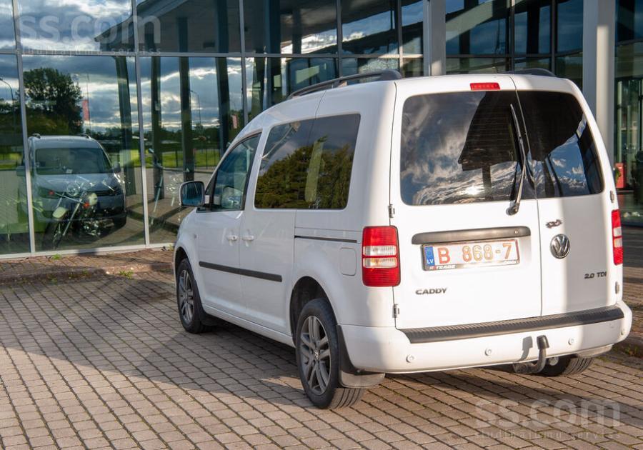 White Volkswagen Caddy 2011 in Cesis, with an engine capacity of 2.00 L and mileage of 305 thousand km for 6500 €, photo 5 on AUTOMOTO.COM.LV