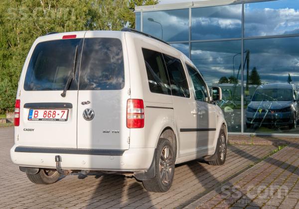 Volkswagen Caddy 2011 in Cesis on AUTOMOTO.COM.LV White Volkswagen Caddy 2011 in Cesis, with an engine capacity of 2.00 L and mileage of 305 thousand km for 6500 €, photo 7 on AUTOMOTO.COM.LV