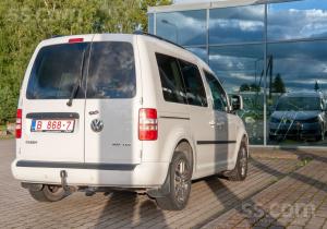 White Volkswagen Caddy 2011 in Cesis, with an engine capacity of 2.00 L and mileage of 305 thousand km for 6500 €, photo 7 on AUTOMOTO.COM.LV