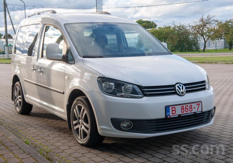 White Volkswagen Caddy 2011 in Cesis, with an engine capacity of 2.00 L and mileage of 305 thousand km for 6500 €, photo 8 on AUTOMOTO.COM.LV