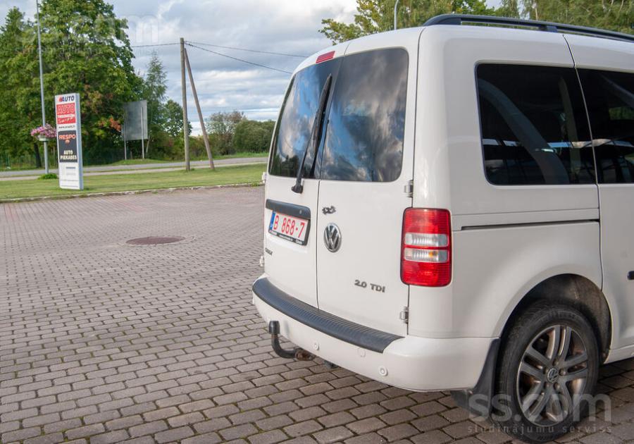 White Volkswagen Caddy 2011 in Cesis, with an engine capacity of 2.00 L and mileage of 305 thousand km for 6500 €, photo 11 on AUTOMOTO.COM.LV