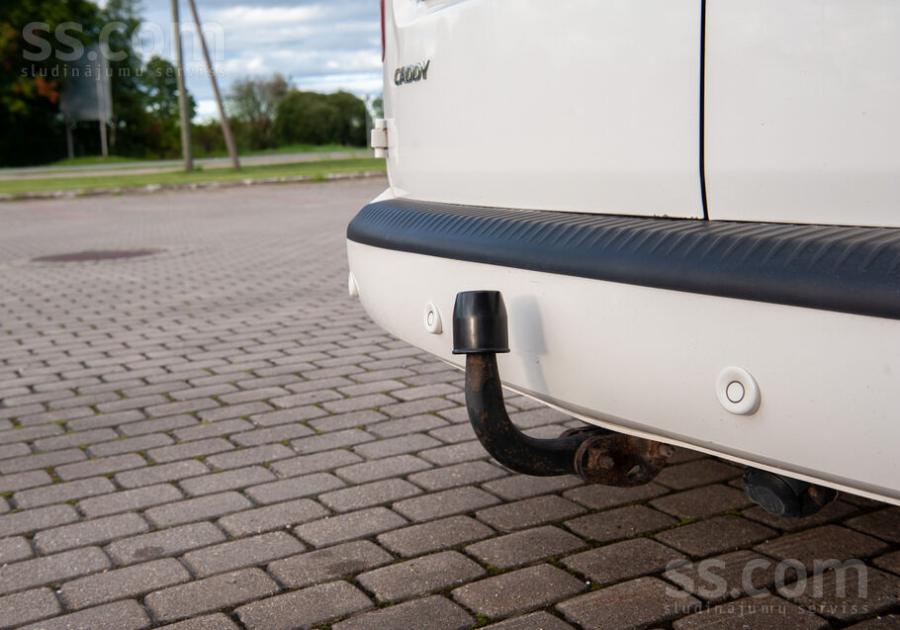 White Volkswagen Caddy 2011 in Cesis, with an engine capacity of 2.00 L and mileage of 305 thousand km for 6500 €, photo 12 on AUTOMOTO.COM.LV