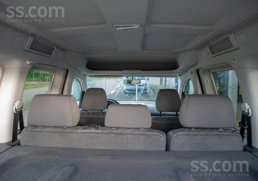 White Volkswagen Caddy 2011 in Cesis, with an engine capacity of 2.00 L and mileage of 305 thousand km for 6500 €, photo 16 on AUTOMOTO.COM.LV