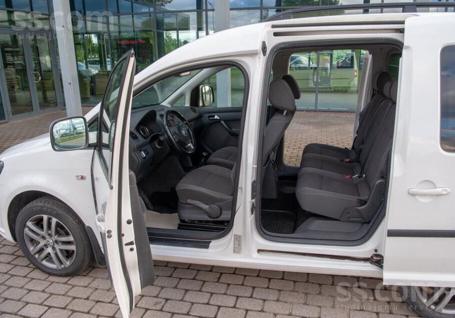 White Volkswagen Caddy 2011 in Cesis, with an engine capacity of 2.00 L and mileage of 305 thousand km for 6500 €, photo 18 on AUTOMOTO.COM.LV