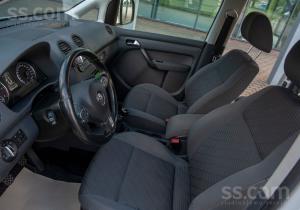White Volkswagen Caddy 2011 in Cesis, with an engine capacity of 2.00 L and mileage of 305 thousand km for 6500 €, photo 24 on AUTOMOTO.COM.LV