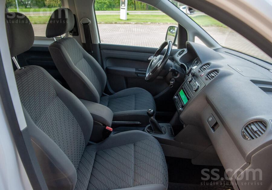 White Volkswagen Caddy 2011 in Cesis, with an engine capacity of 2.00 L and mileage of 305 thousand km for 6500 €, photo 25 on AUTOMOTO.COM.LV