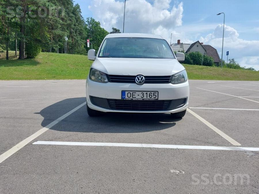 White Volkswagen Caddy 2012 in Aluksne, with an engine capacity of 1.20 L and mileage of 0 thousand km for 2900 €, photo 2 on AUTOMOTO.COM.LV