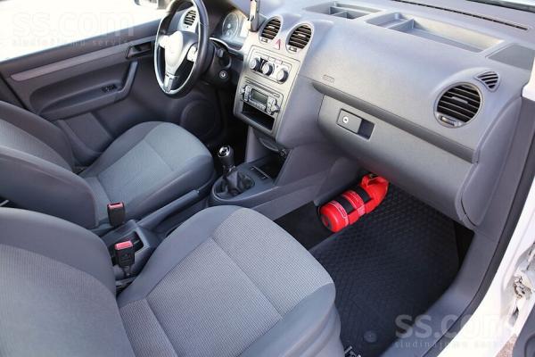 Balts Volkswagen Caddy 2012 Tukums, ar dzinēja tilpumu 1.60 L un nobraukumu 184 tūkst. km par 7990 €, foto 9 vietnē AUTOMOTO.COM.LV