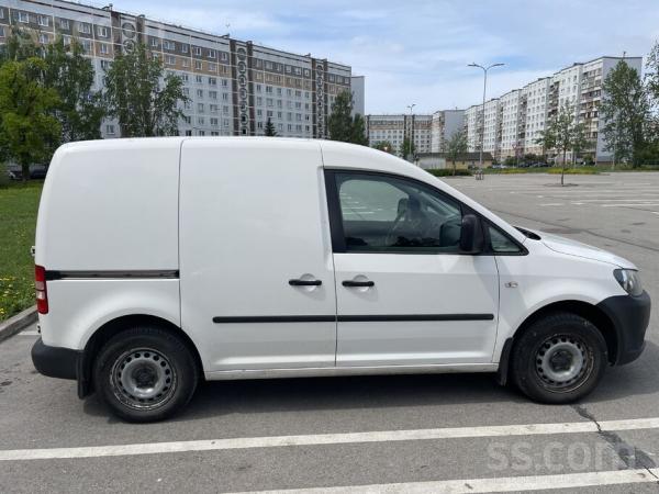 White Volkswagen Caddy 2012 in Riga, with an engine capacity of 1.60 L and mileage of 346 thousand km for 3990 €, photo 4 on AUTOMOTO.COM.LV