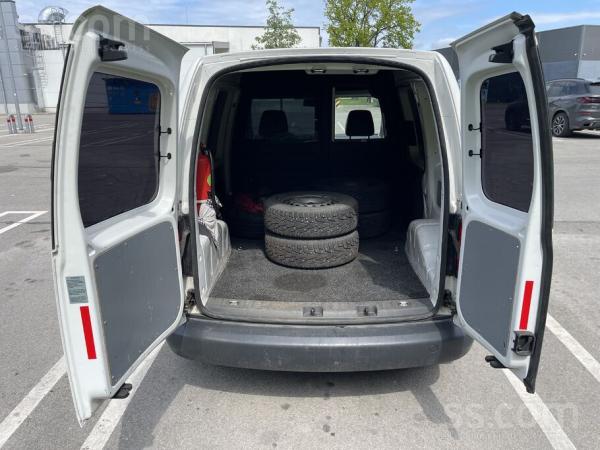 White Volkswagen Caddy 2012 in Riga, with an engine capacity of 1.60 L and mileage of 346 thousand km for 3990 €, photo 7 on AUTOMOTO.COM.LV