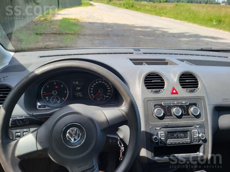 Balts Volkswagen Caddy 2012 Rīga, ar dzinēja tilpumu 2.00 L un nobraukumu 278 tūkst. km par 4750 €, foto 5 vietnē AUTOMOTO.COM.LV