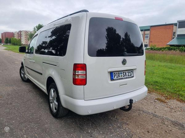 White Volkswagen Caddy 2012 in Prienai, with an engine capacity of 1.60 L and mileage of 279 thousand km for 6490 €, photo 7 on AUTOMOTO.COM.LV