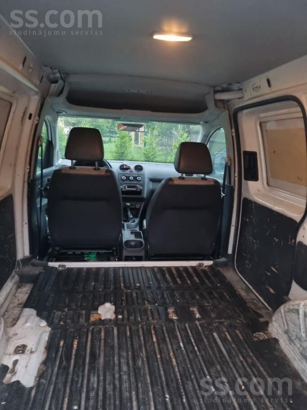 White Volkswagen Caddy 2012 in Riga, with an engine capacity of 1.60 L and mileage of 274 thousand km for 2500 €, photo 8 on AUTOMOTO.COM.LV