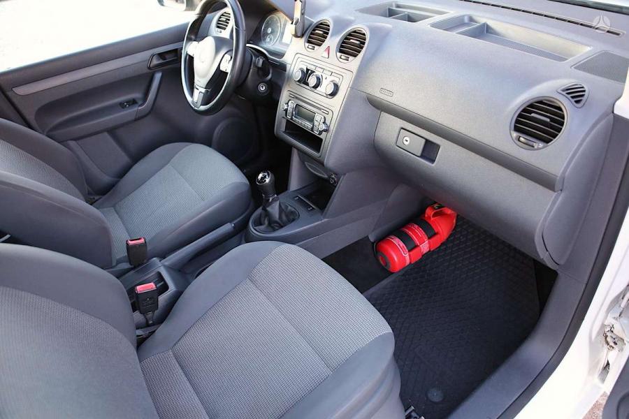 Balts Volkswagen Caddy 2012 Tukums, ar dzinēja tilpumu 0.00 L un nobraukumu 189 tūkst. km par 6990 €, foto 10 vietnē AUTOMOTO.COM.LV