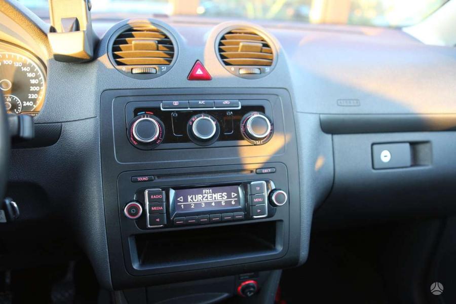 Balts Volkswagen Caddy 2012 Tukums, ar dzinēja tilpumu 0.00 L un nobraukumu 189 tūkst. km par 6990 €, foto 16 vietnē AUTOMOTO.COM.LV