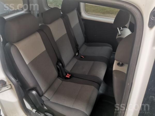 Balts Volkswagen Caddy 2013 Jēkabpils, ar dzinēja tilpumu 1.60 L un nobraukumu 542 tūkst. km par 2500 €, foto 7 vietnē AUTOMOTO.COM.LV